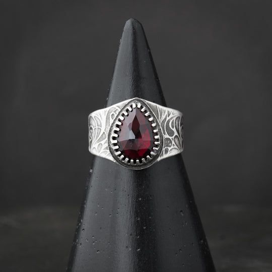 Unveiling the Gothic Vampire Jewelry Collection: Embrace the Dark Eleg ...